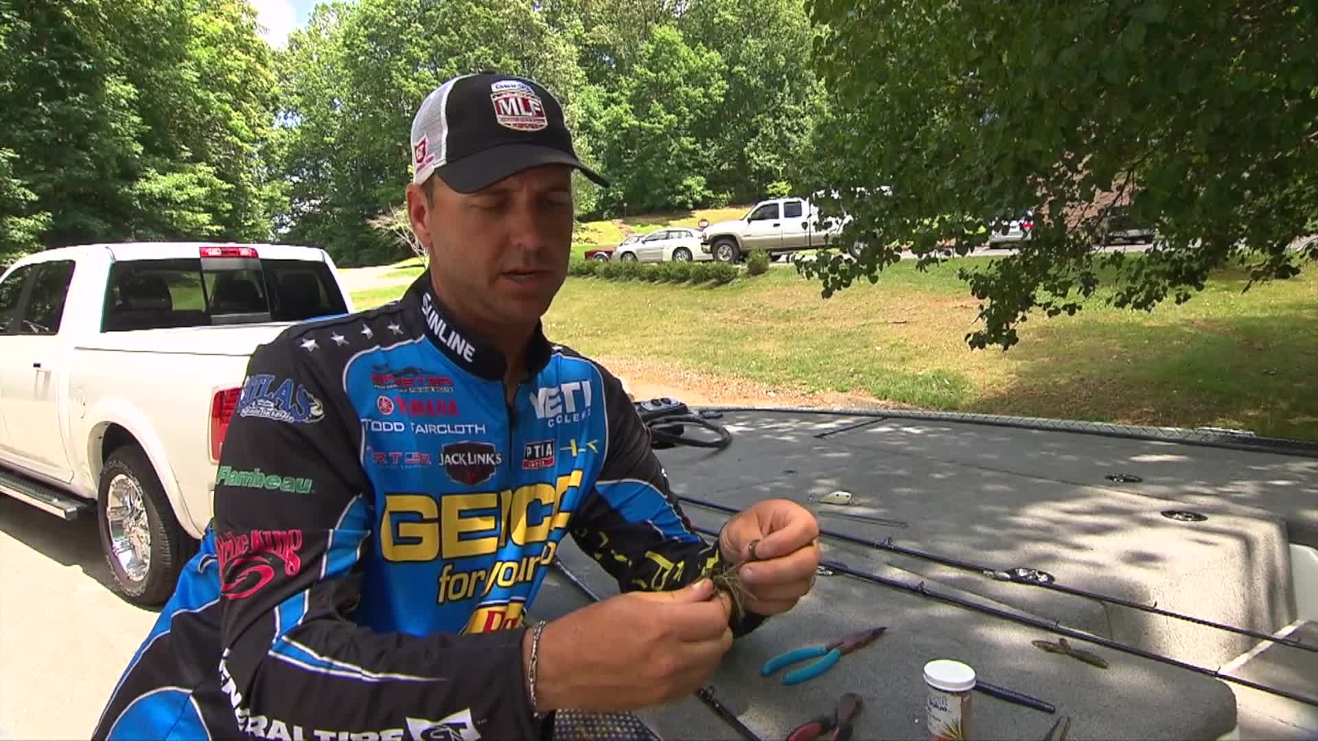 Todd Faircloth on How to Rig a Nonslip Jig Trailer - Major League Fishing