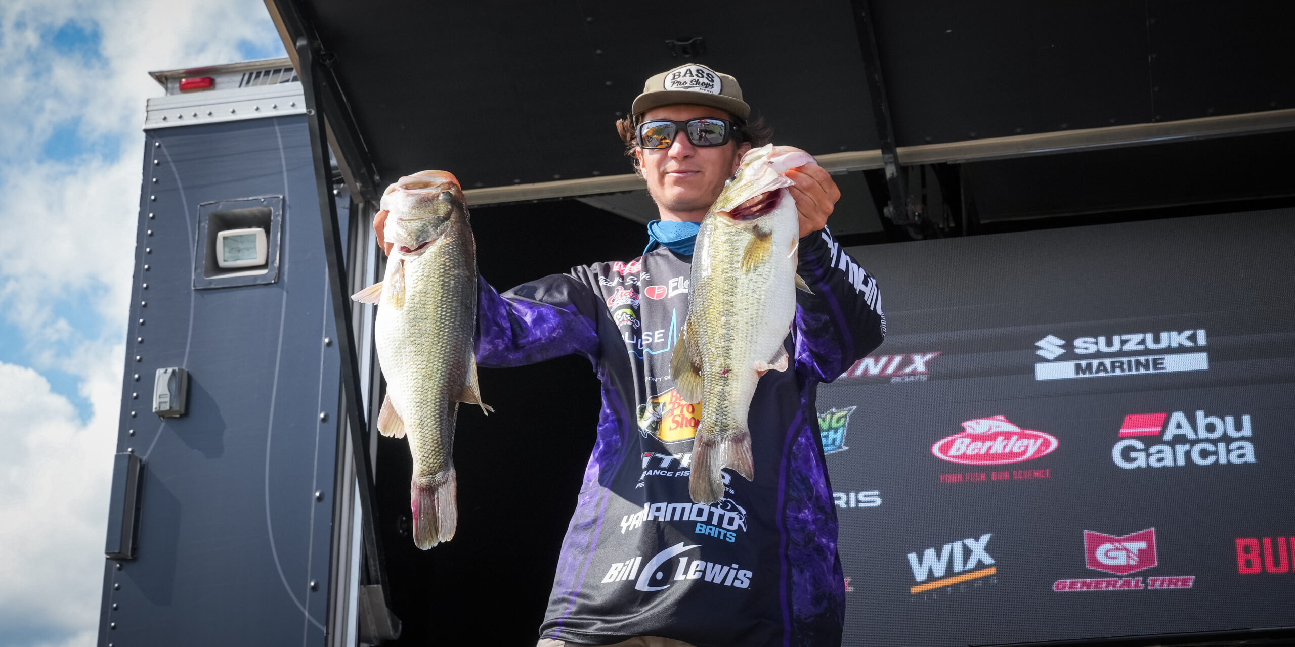 Smith sets the pace on Day 1 at Eufaula - Major League Fishing