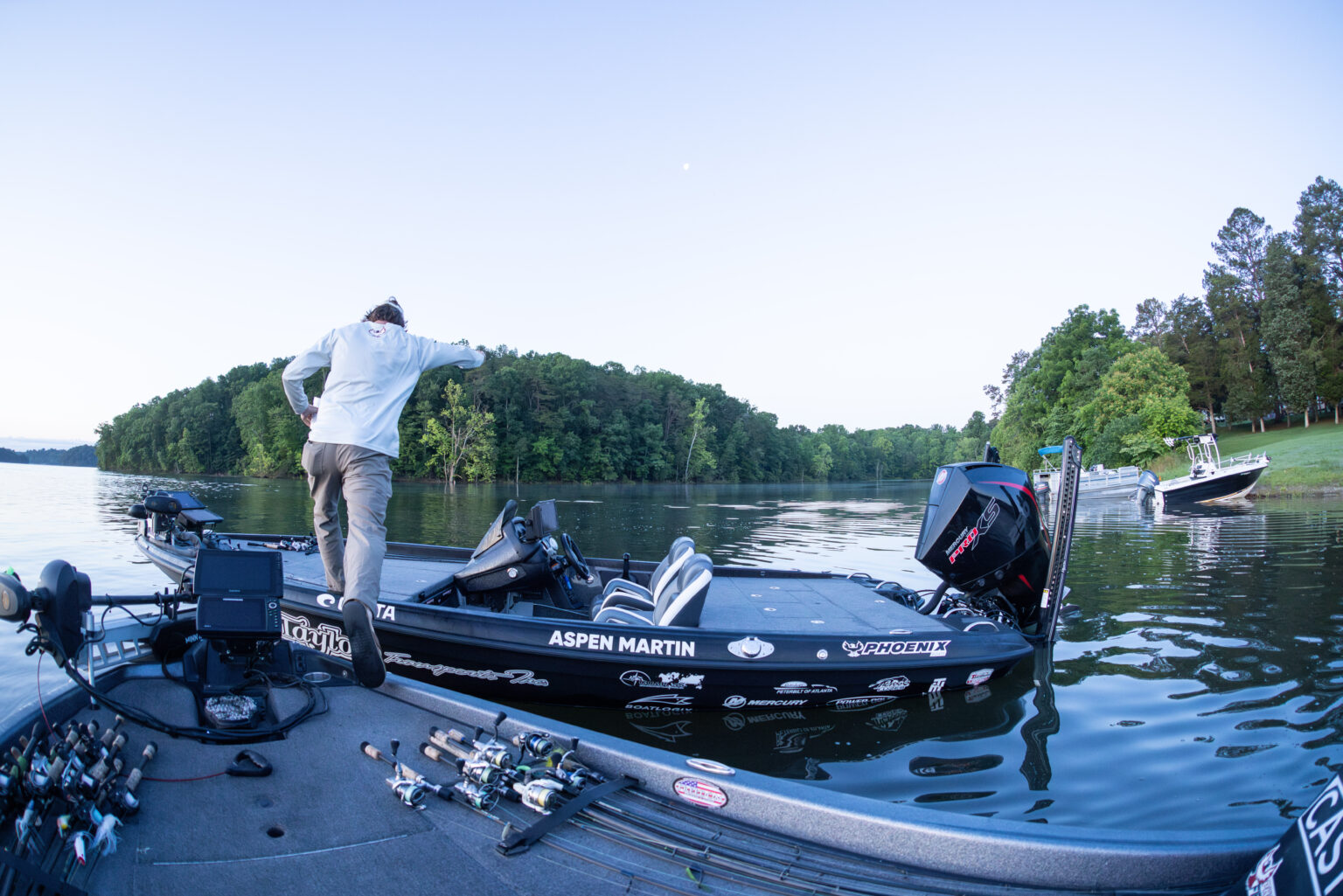 Scouting Cherokee with O'Connell - Major League Fishing