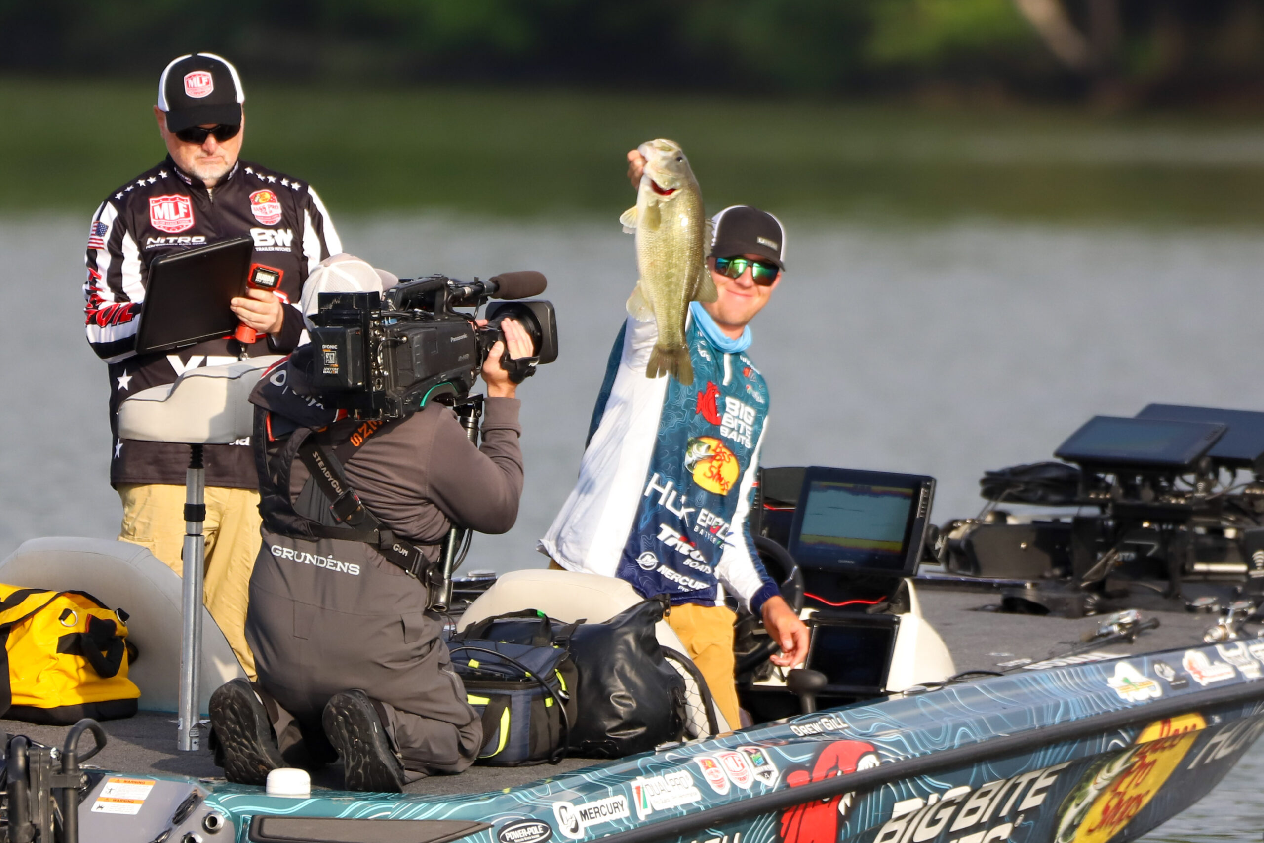 GALLERY: Anglers adjust to changing conditions on Day 2 - Major League ...