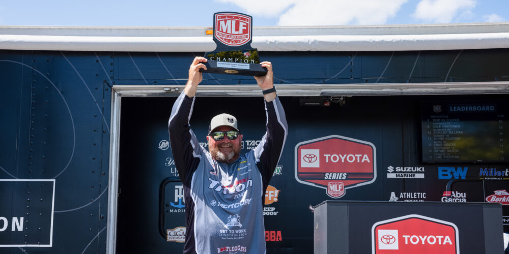 Copeland rallies for win on Arkansas River - Major League Fishing